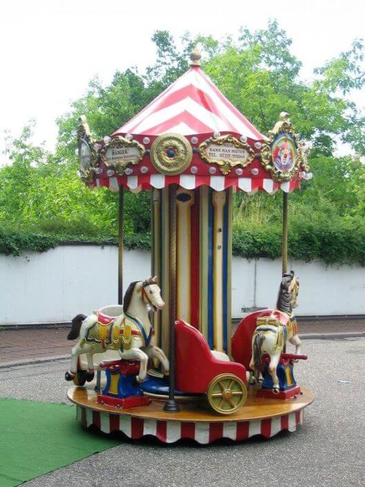 Nostalgie-Kinderkarussell mit 6 Plätzen – Spass Events